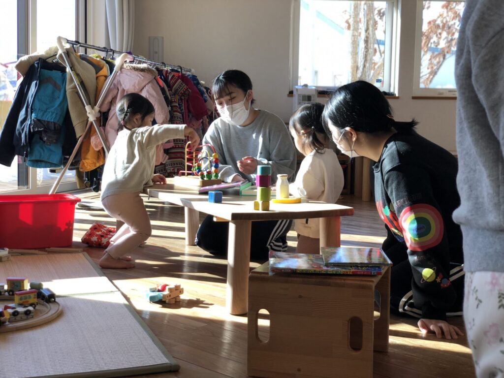 のぼって すべって ひっぱって - 家庭保育園ひだまり | 北海道・音更町